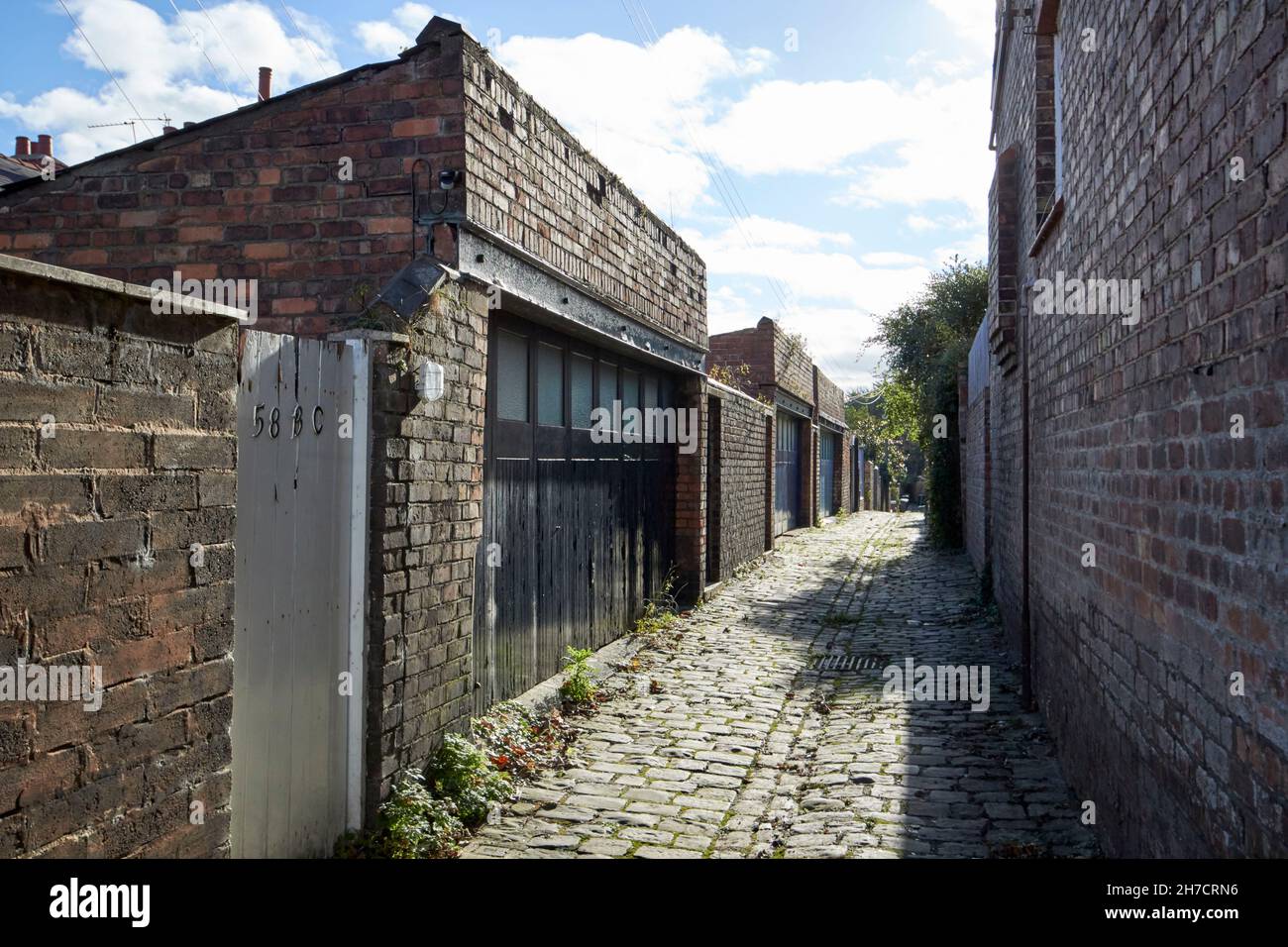 Garages entrance hi-res stock photography and images - Alamy