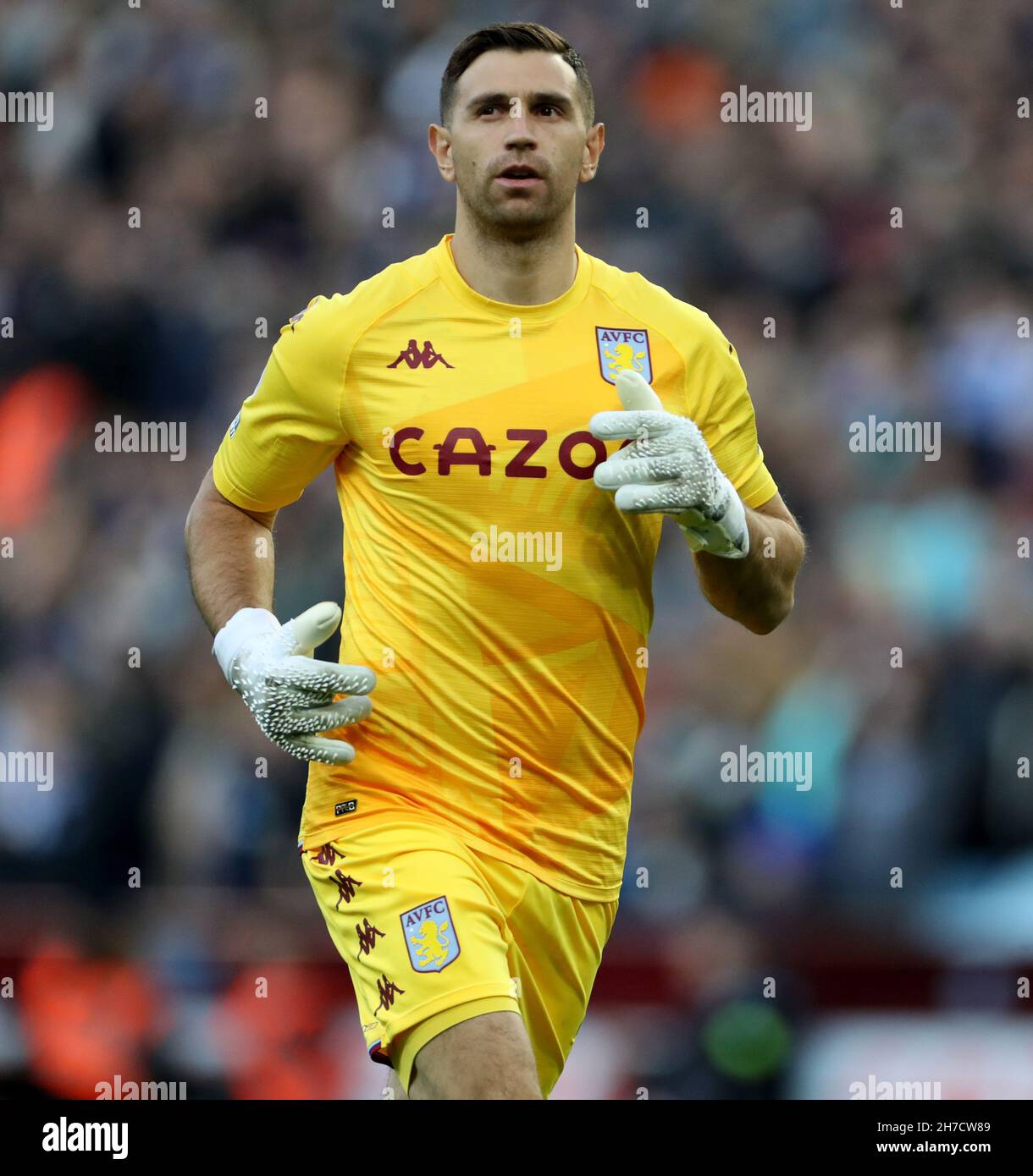 Emiliano martinez aston villa 2021 hi-res stock photography and images ...