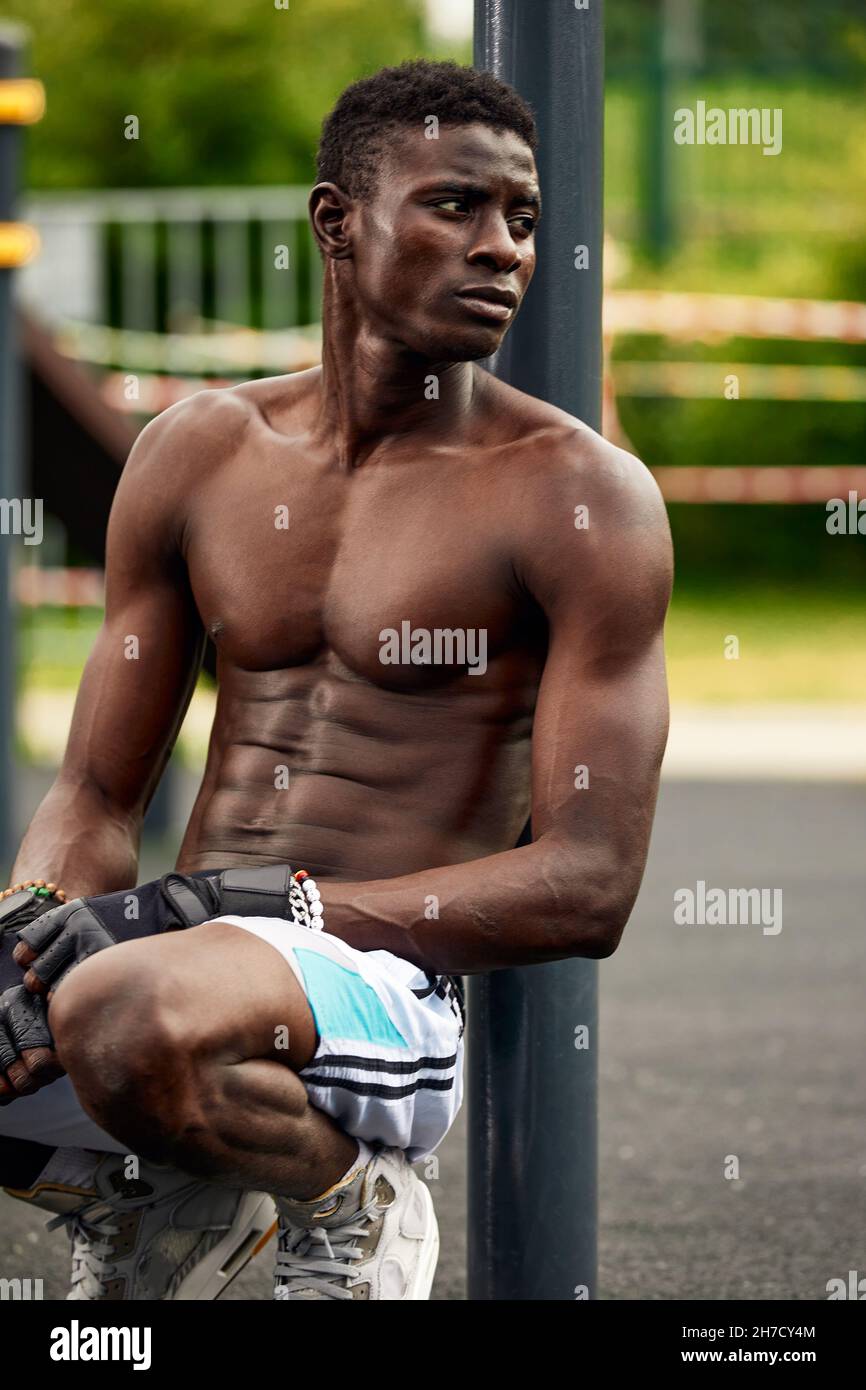 Black man trx exercise hi-res stock photography and images - Alamy