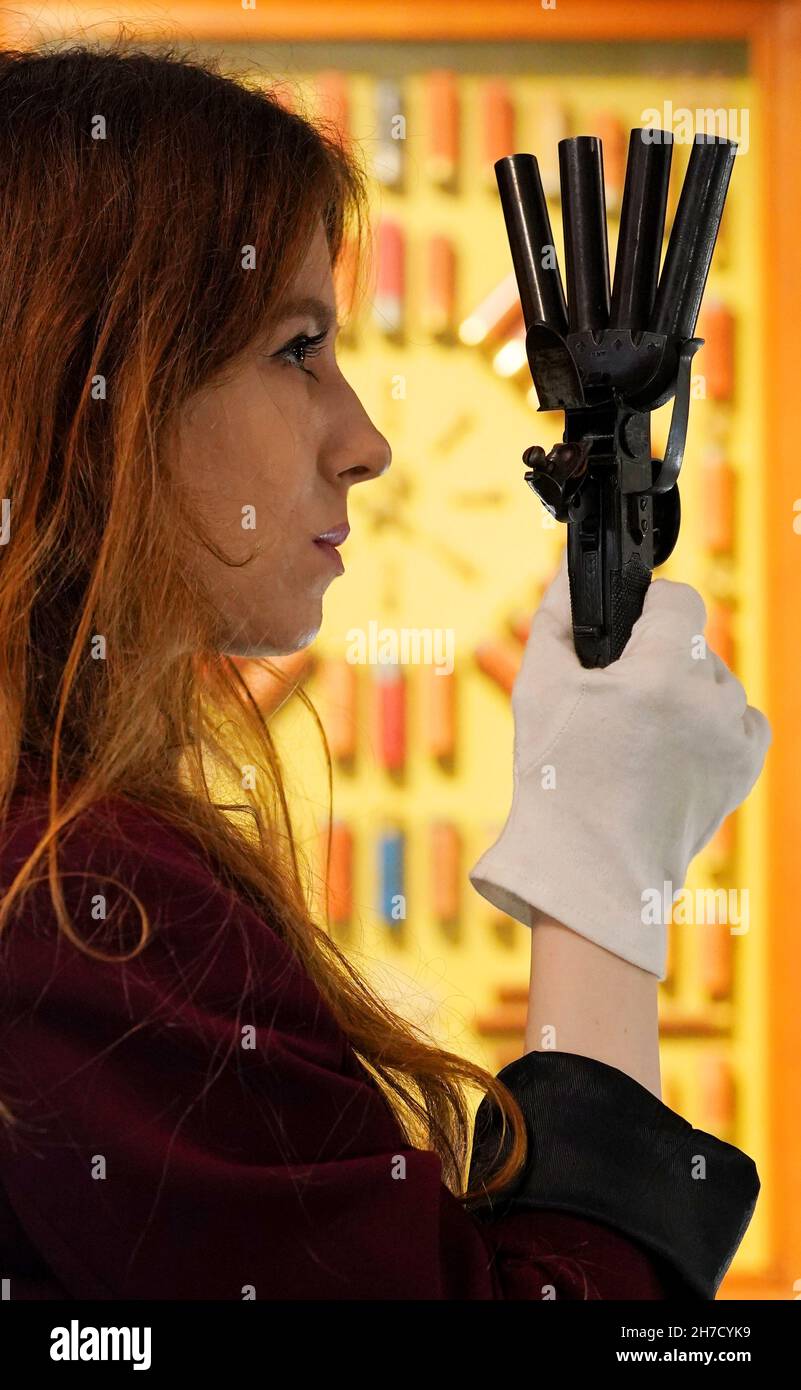 One with flintlock pistol hi-res stock photography and images - Alamy