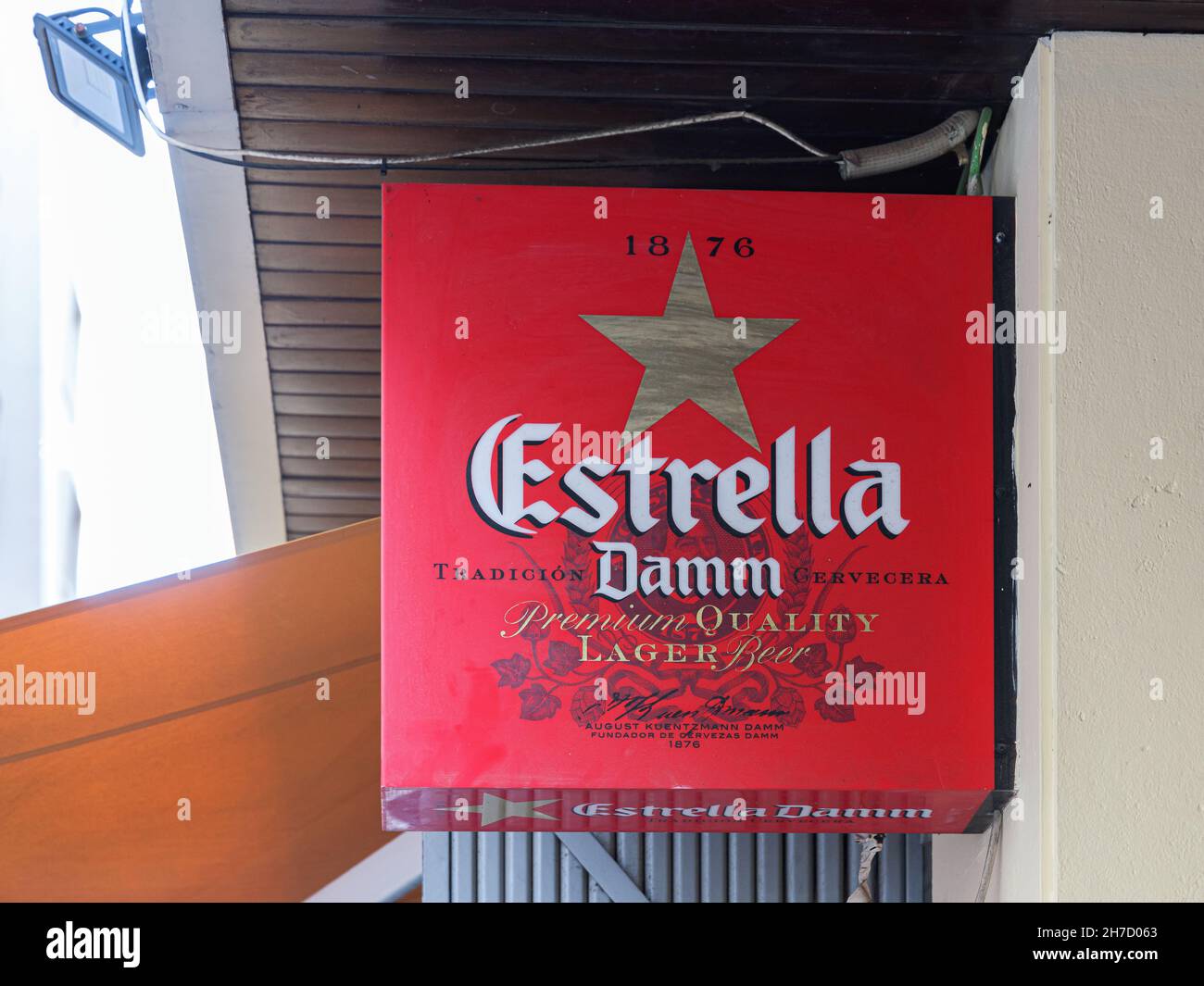Estrella damm hi-res stock photography and images - Alamy