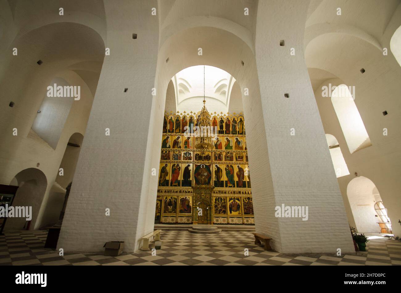 Golden iconostasis hi-res stock photography and images - Alamy