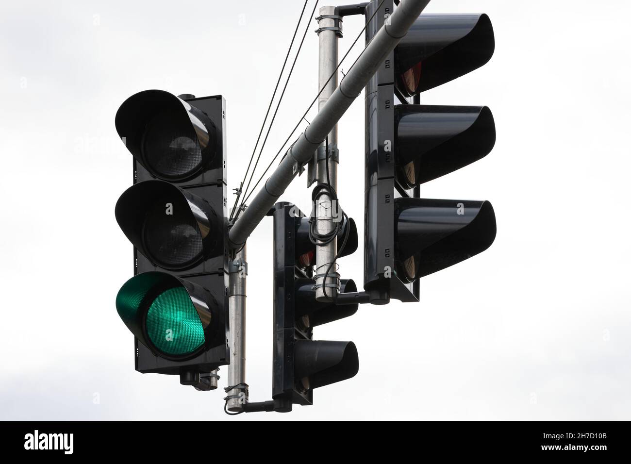 Close up picture of green color on the traffic light Stock Photo - Alamy