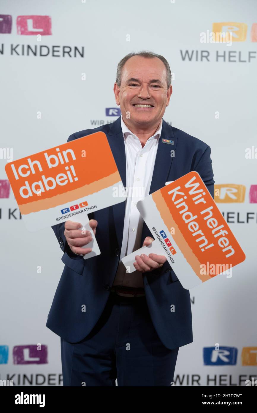 Huerth, Deutschland. 18th Nov, 2021. Wolfram KONS, moderator, host of ...