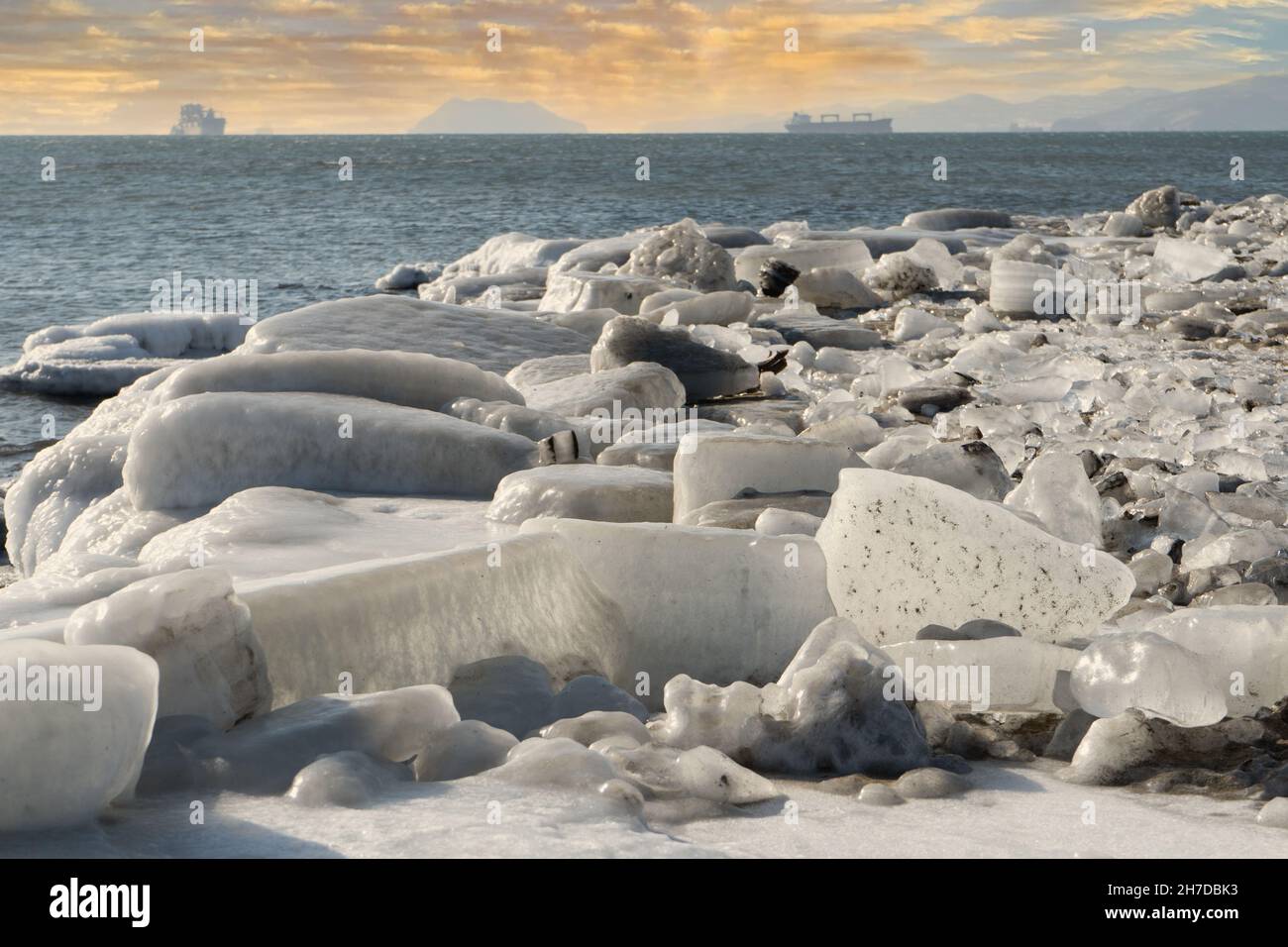Natural background with chunks of shiny sea ice Stock Photo - Alamy