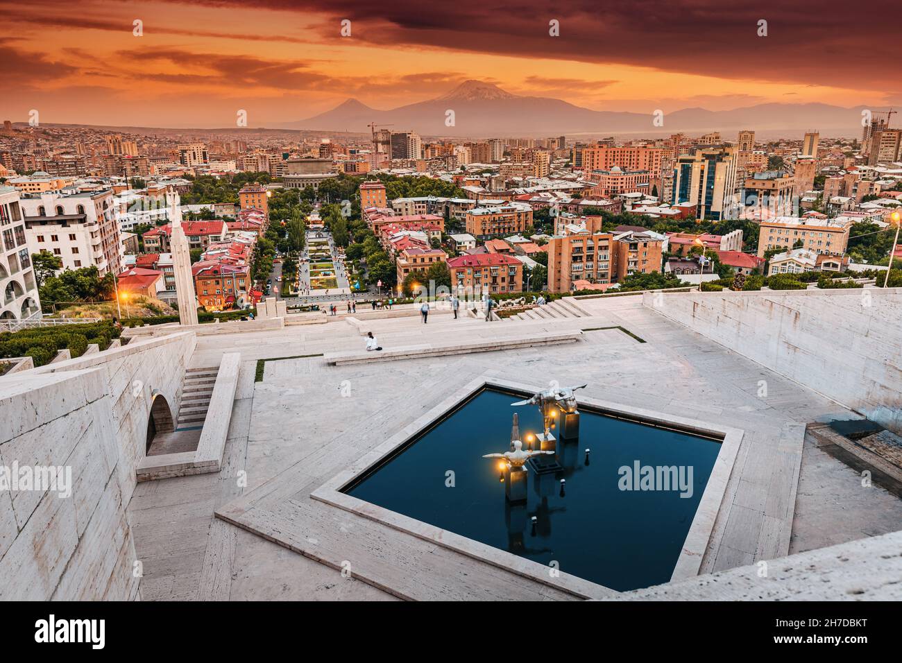 Scenic evening view from the stairs of Cascade monument to the colorful ...