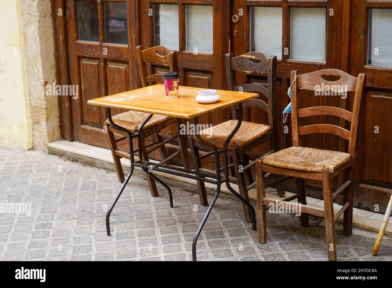 Outdoor Taverna and coffee shop, Crete, Greece Stock Photo - Alamy