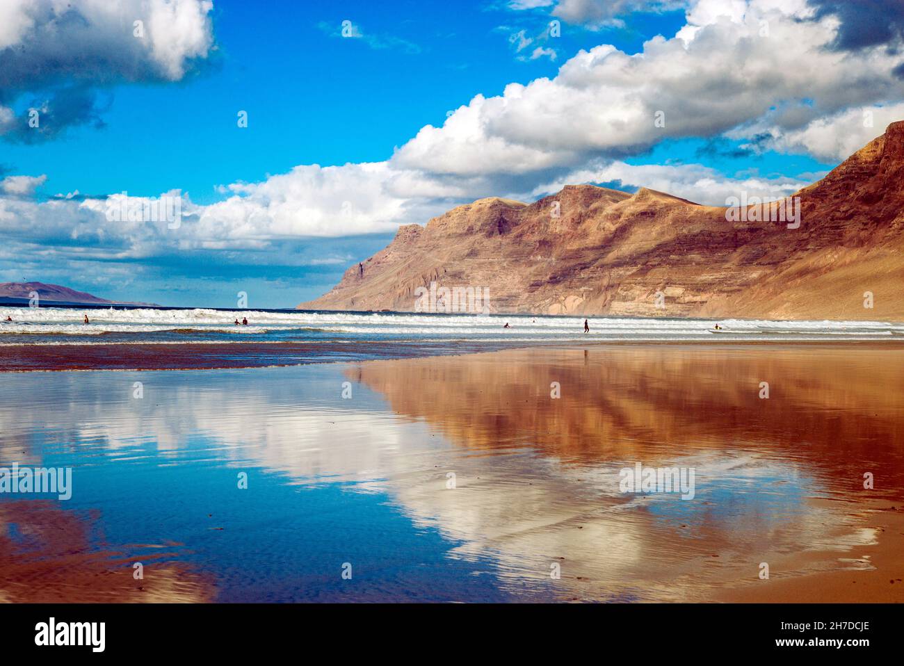 Playa de famara risco hi-res stock photography and images - Alamy