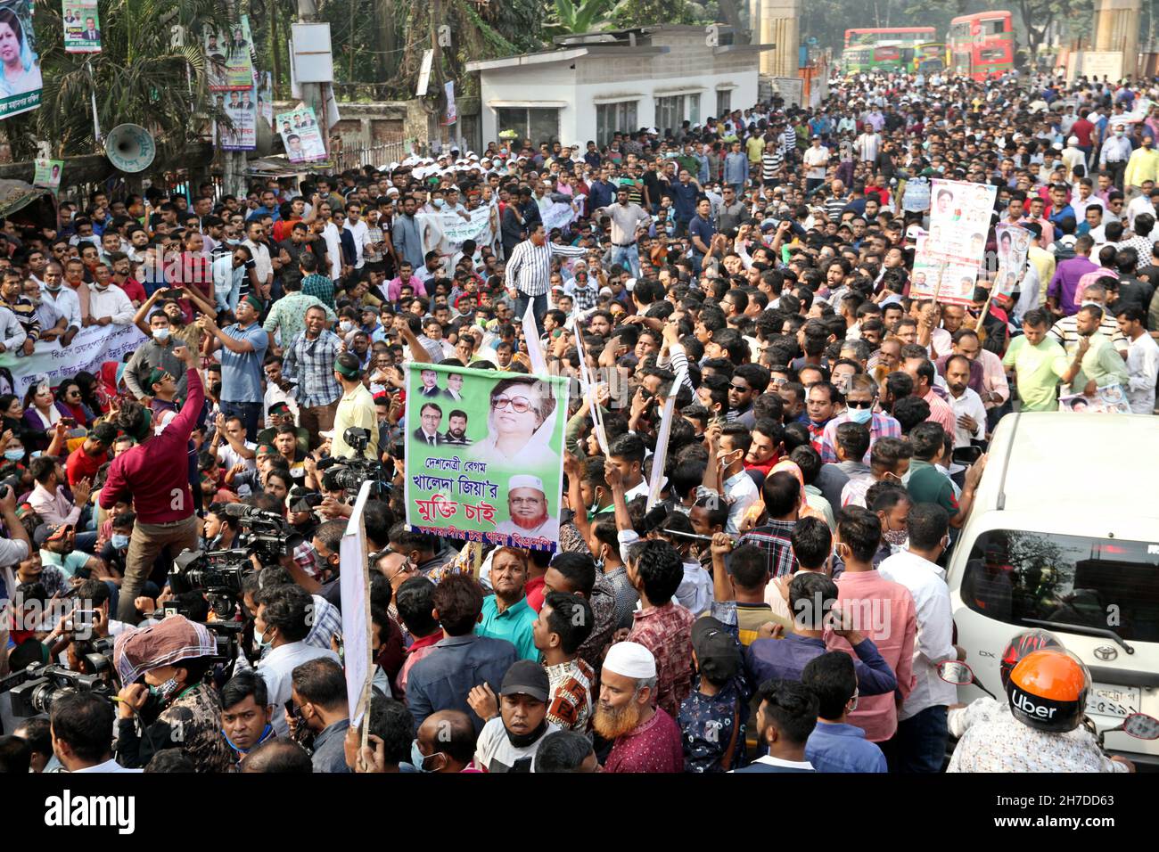 NOVEMBER22,2021,DHAKA,BANGLADESH- The leaders and activists of the ...