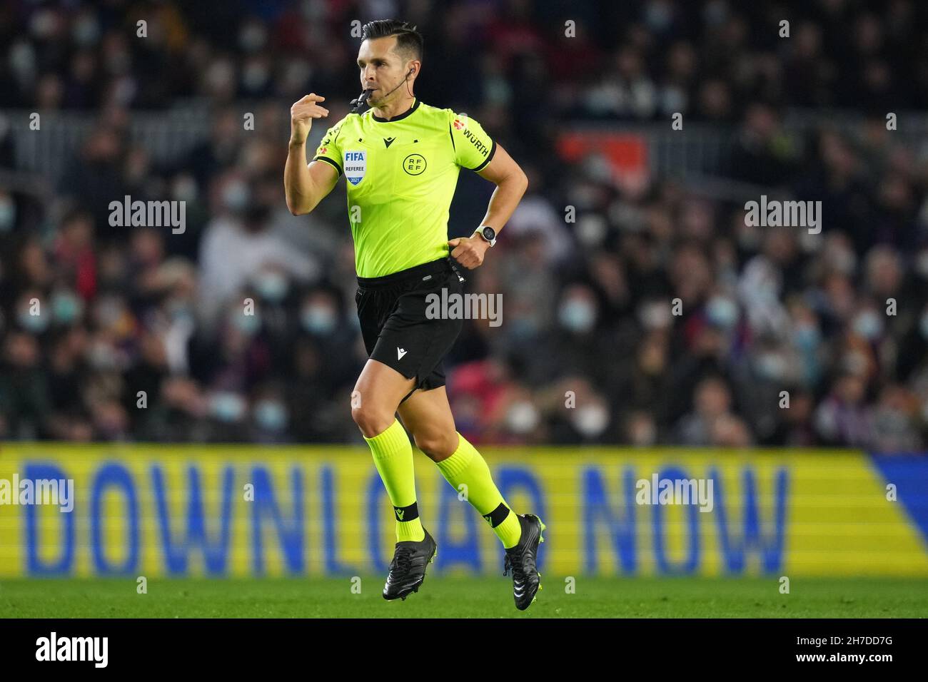 The referee Carlos del Cerro Grande during the La Liga match between FC ...