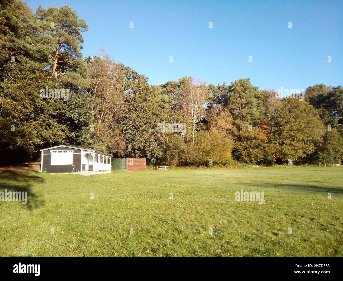 Small cricket pavilion hi-res stock photography and images - Alamy