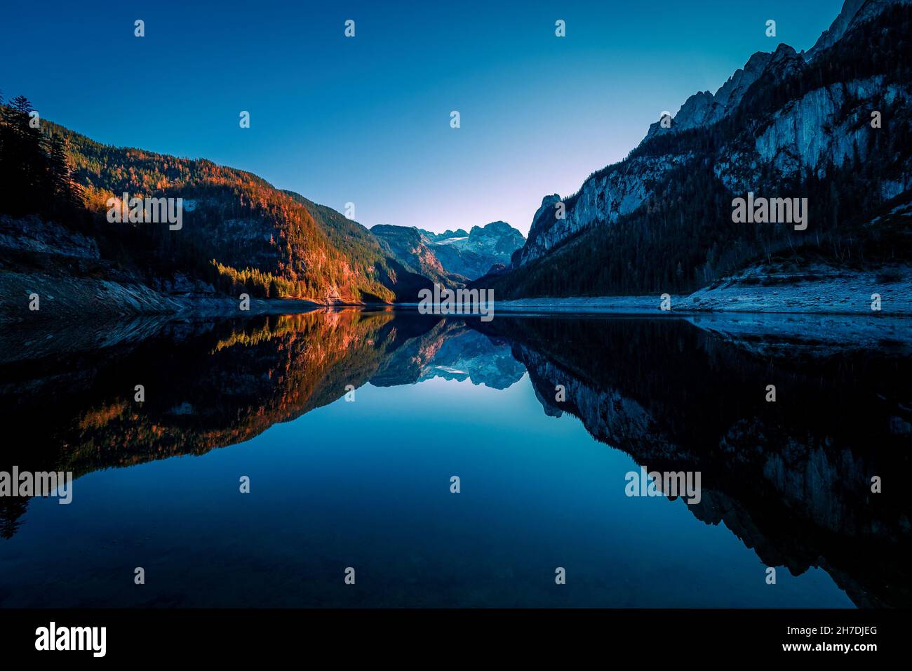 Spectacular view of the "Gosau-Kamm" mountain range and the Dachstein ...