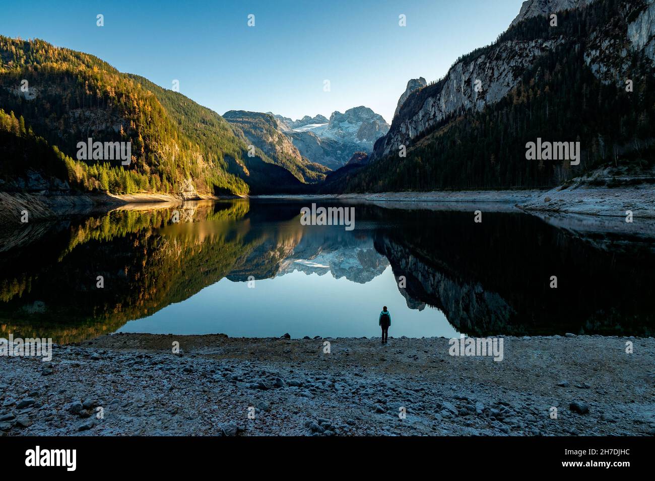 Spectacular view of the "Gosau-Kamm" mountain range and the Dachstein ...