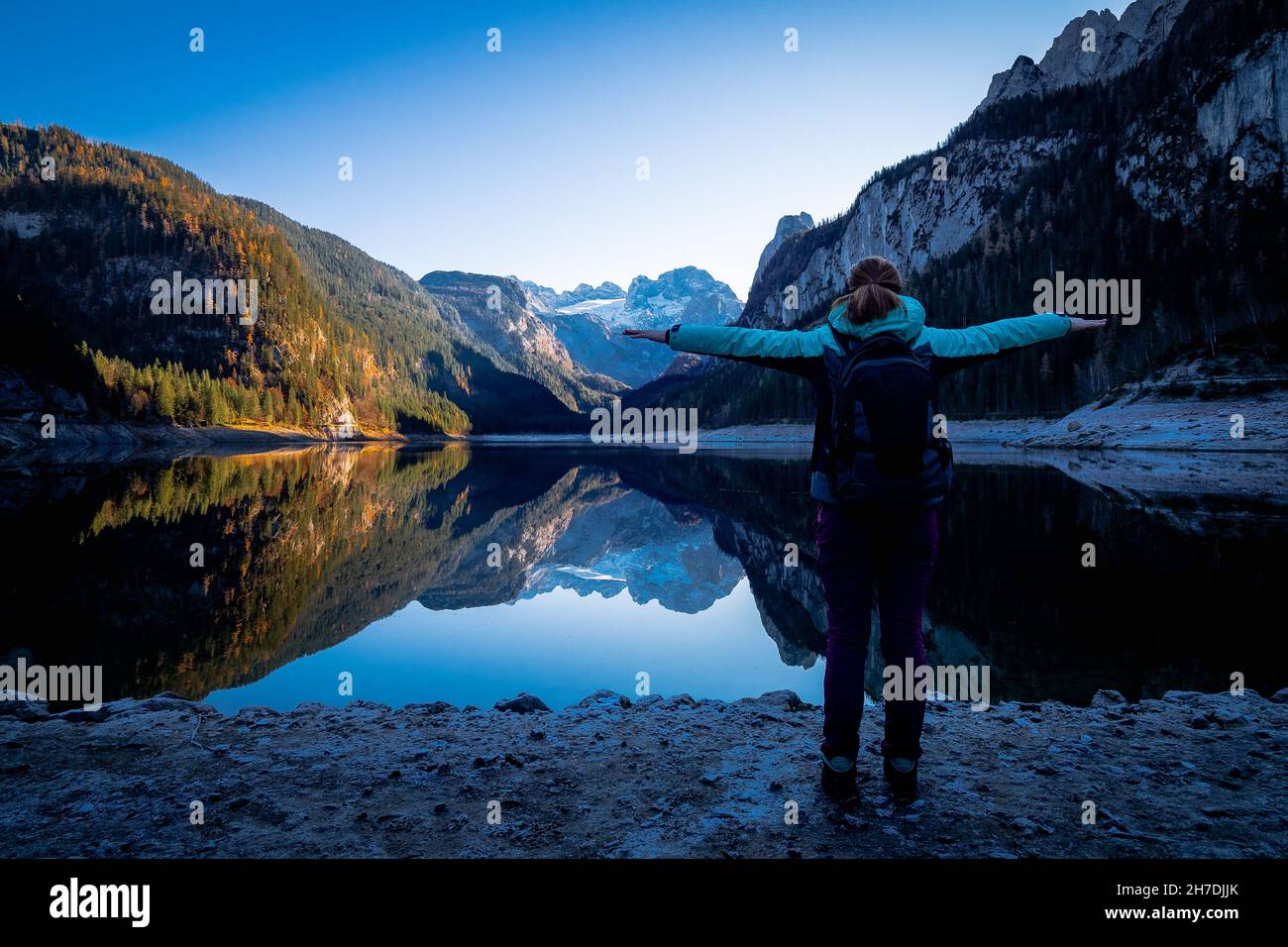 Spectacular view of the "Gosaukamm" mountain range and the Dachstein ...
