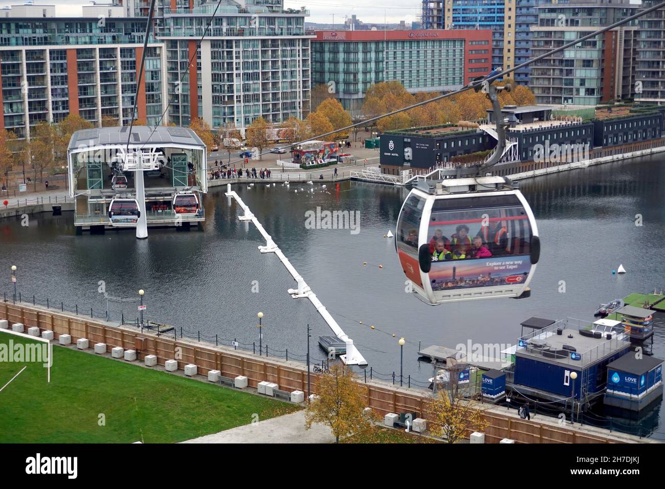 The emirates air line cablecar hi-res stock photography and images - Alamy