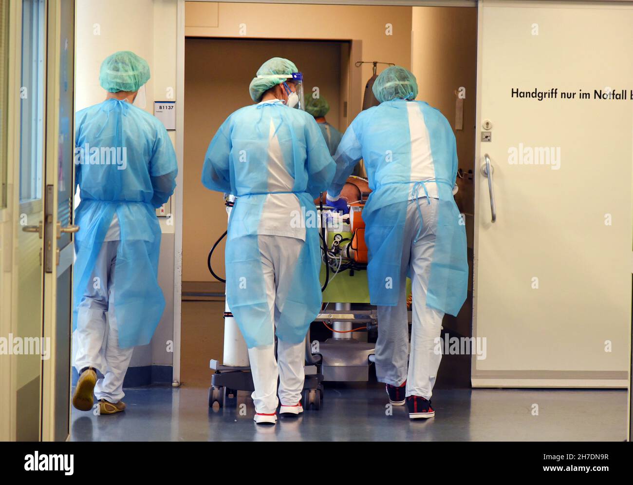 Leipzig, Germany. 08th Nov, 2021. In the Covid ward, an area of the ...