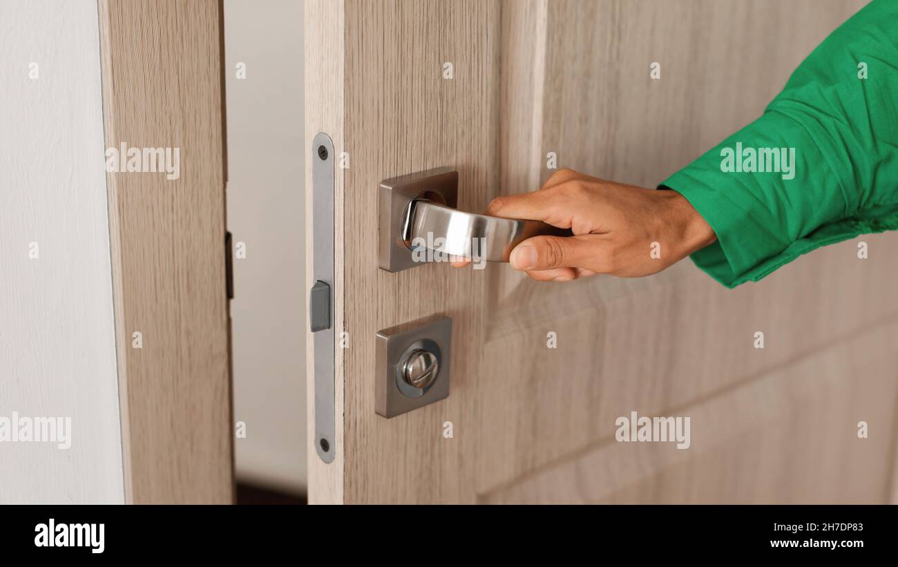 Opening front door inside hi-res stock photography and images - Alamy
