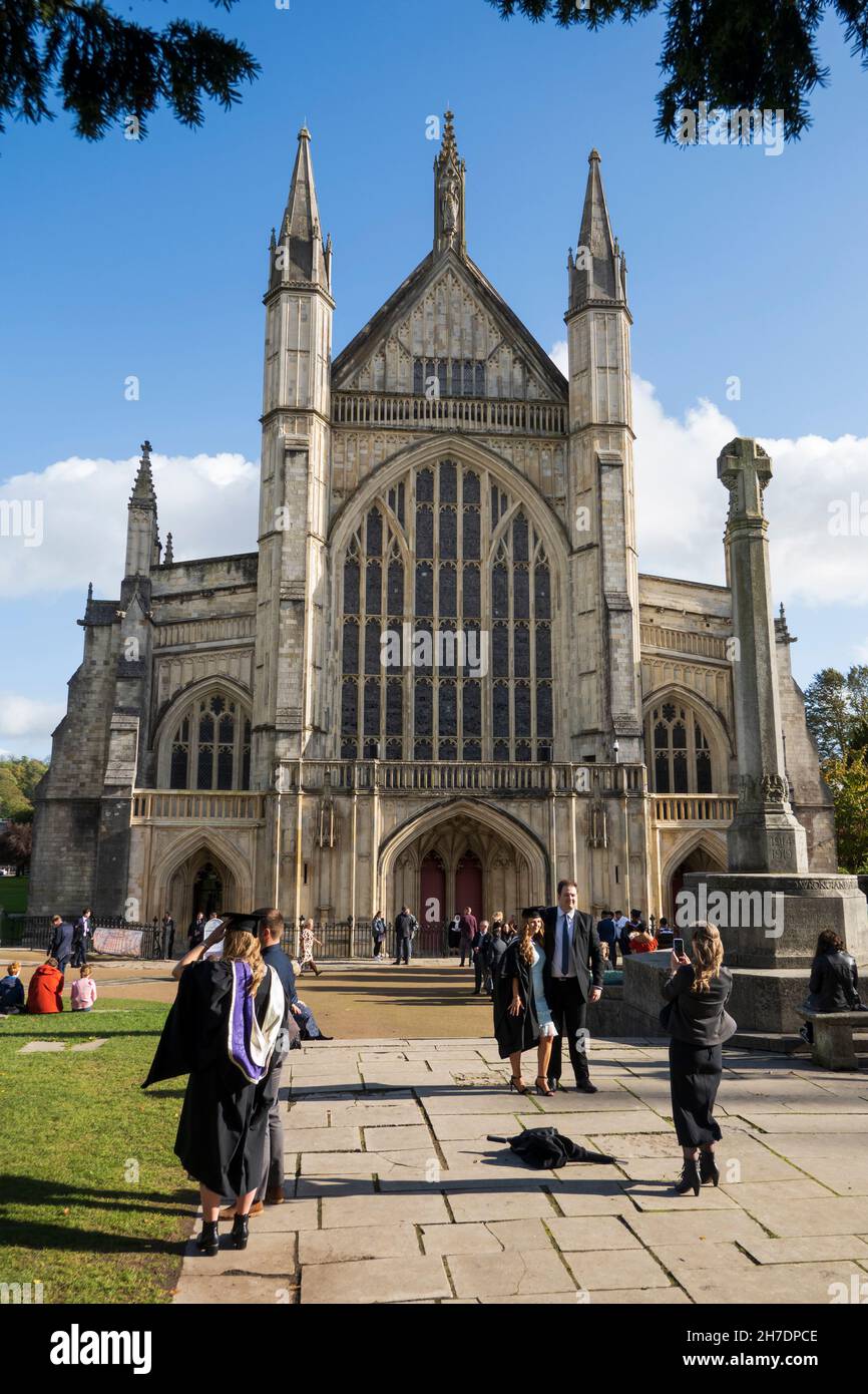 Graduation university ceremony britain hi-res stock photography and ...