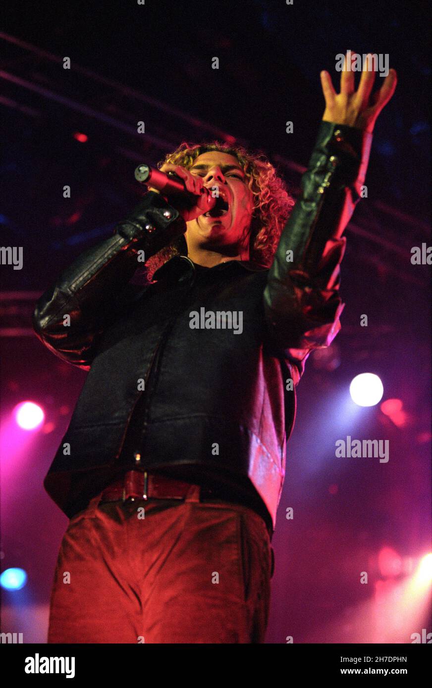 Joseph washbourn toploader singer hi-res stock photography and images ...