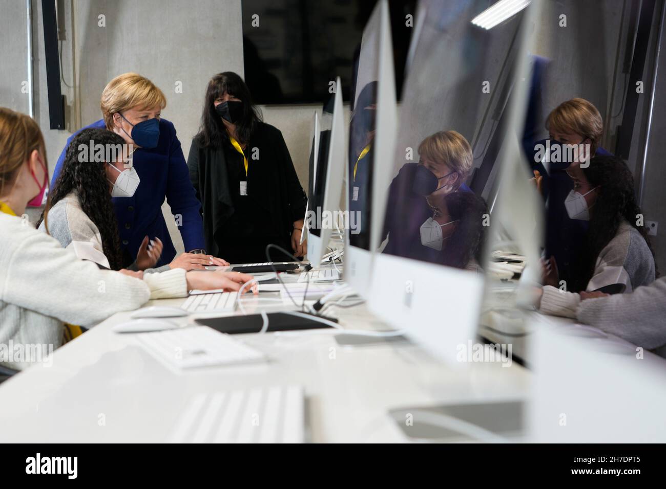 Berlin, Germany. 22nd Nov, 2021. German Chancellor Angela Merkel (3rd ...