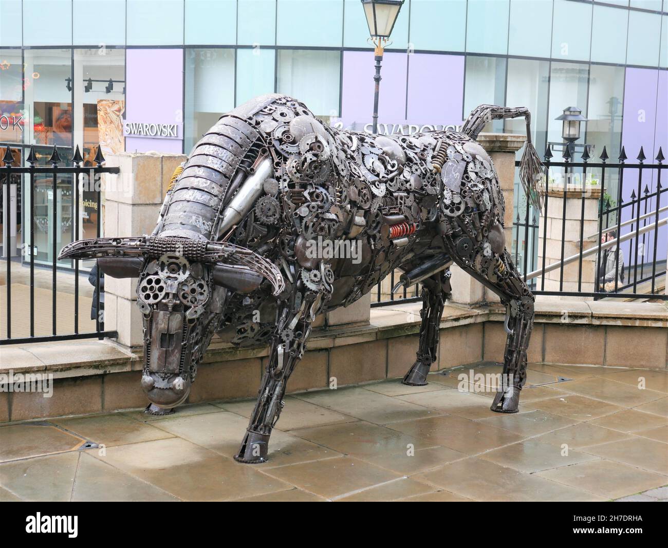 Steampunk Bull Sculpture at Royal Windsor shopping centre Stock Photo ...