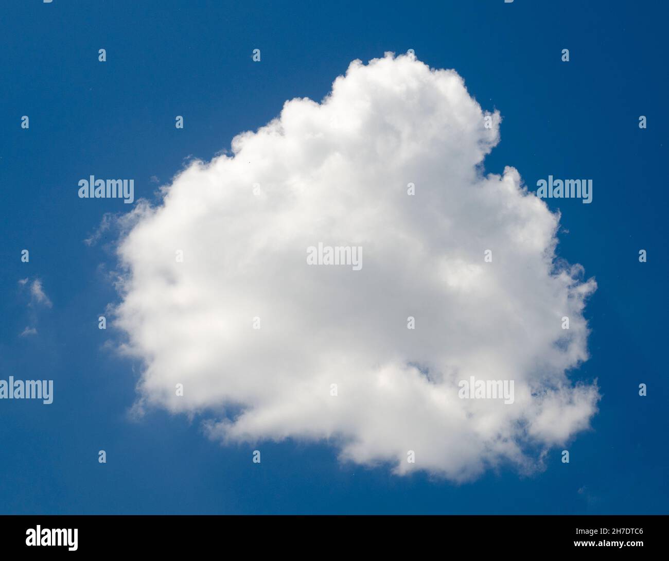 Single cloud in deep blue summer sky, high resolution photo, fluffy ...