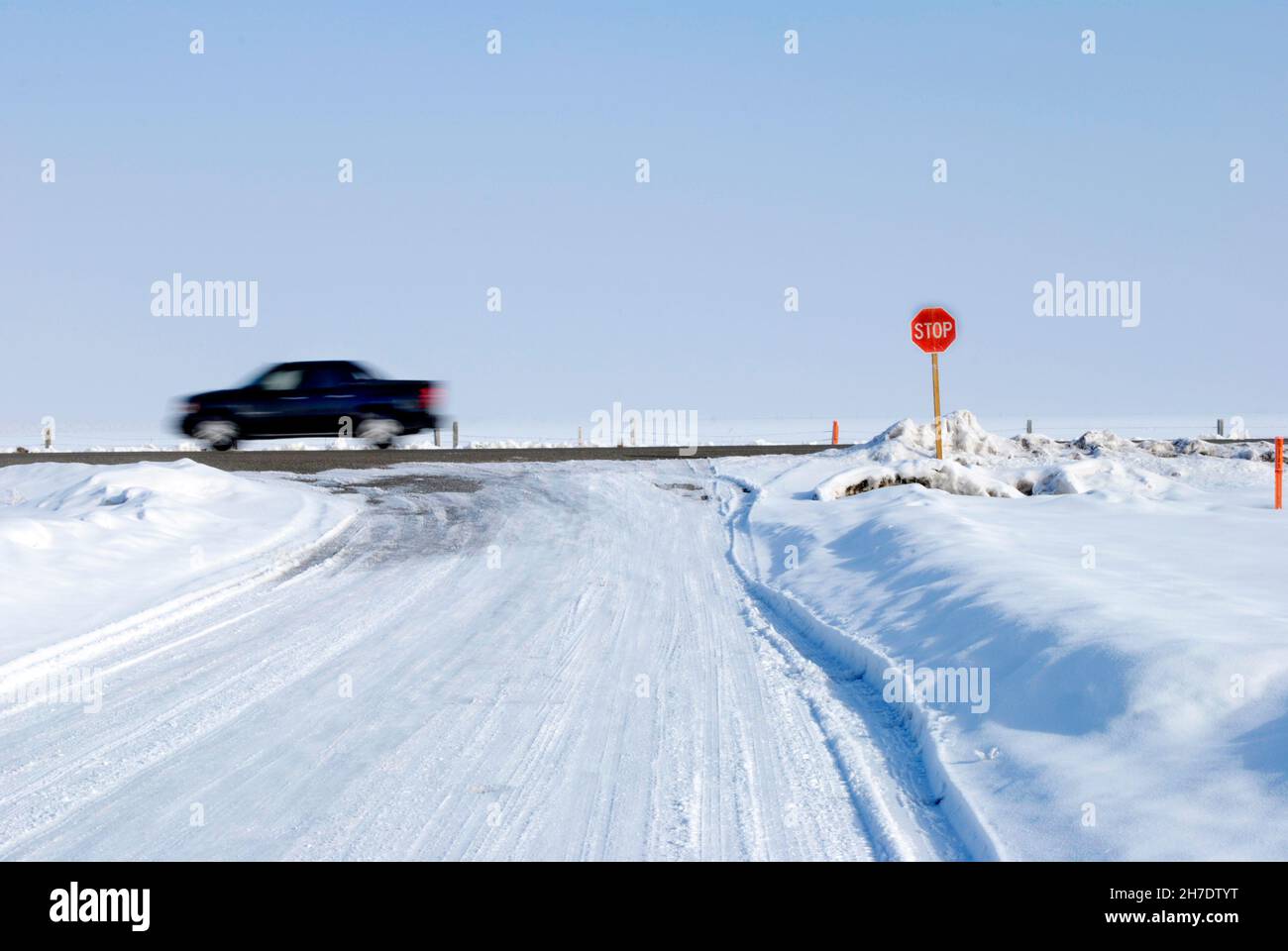 Stop sign at intersection hi-res stock photography and images - Alamy