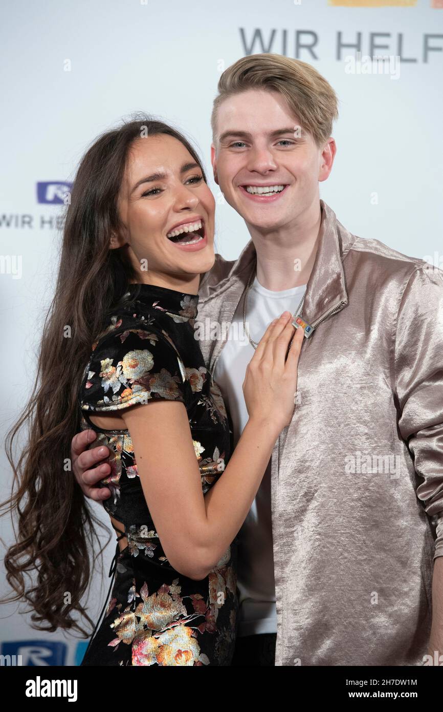 Huerth, Deutschland. 18th Nov, 2021. Emilija WELLROCK, singer, and ...