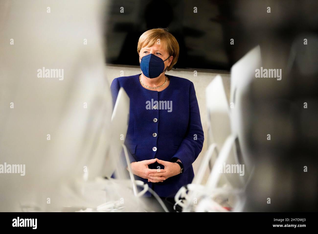 Berlin, Germany. 22nd Nov, 2021. German Chancellor Angela Merkel (CDU ...