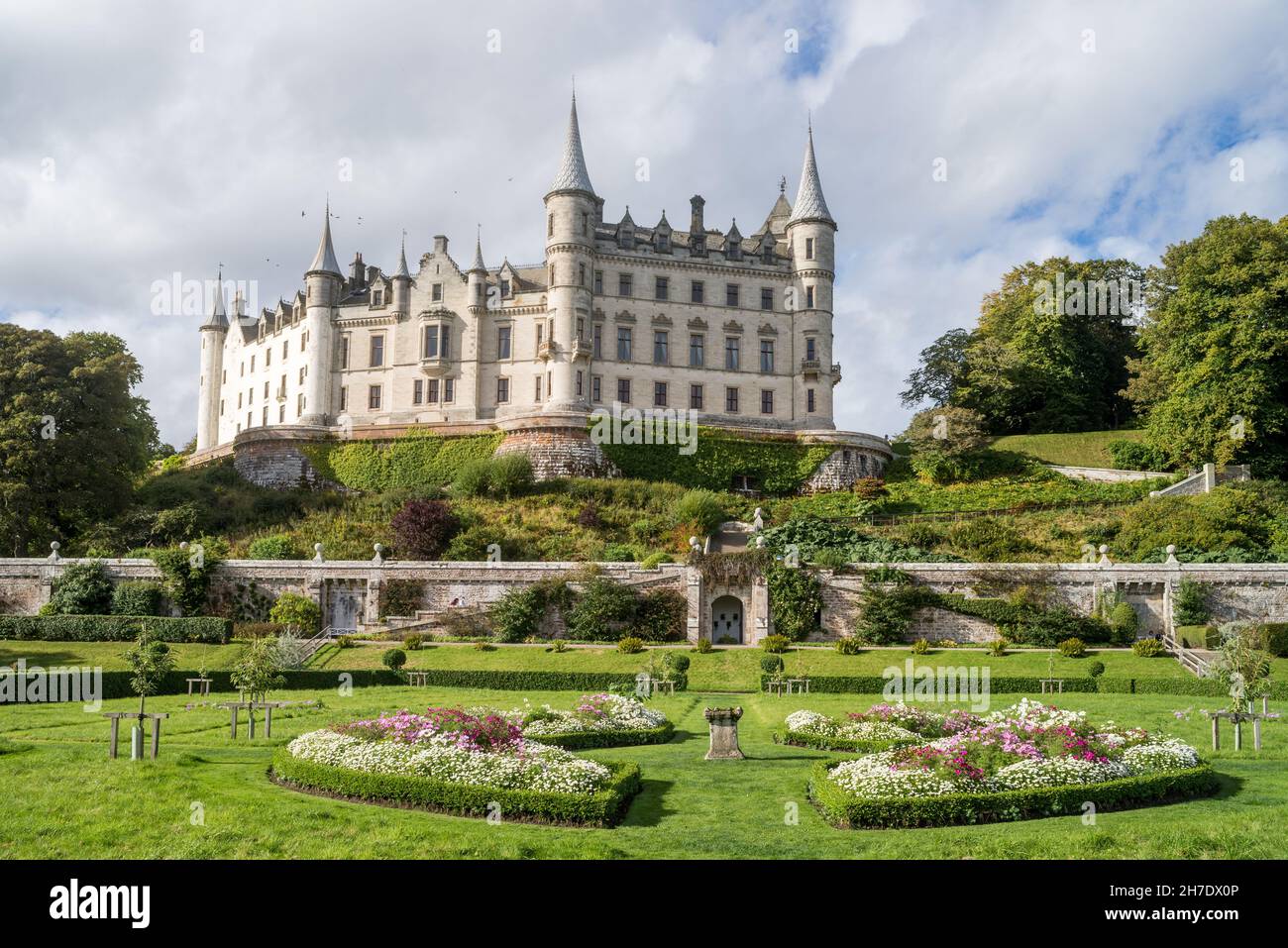 UK, Scotland, Sutherland, near to Golspie. Dunrobin Castle and garden ...