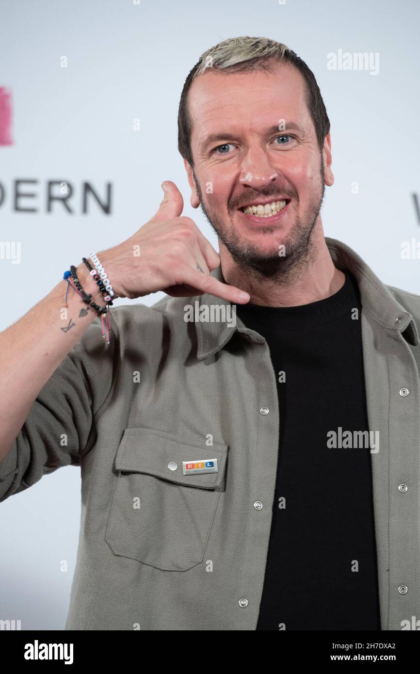 Huerth, Deutschland. 19th Nov, 2021. Pascal HENS, former handball ...
