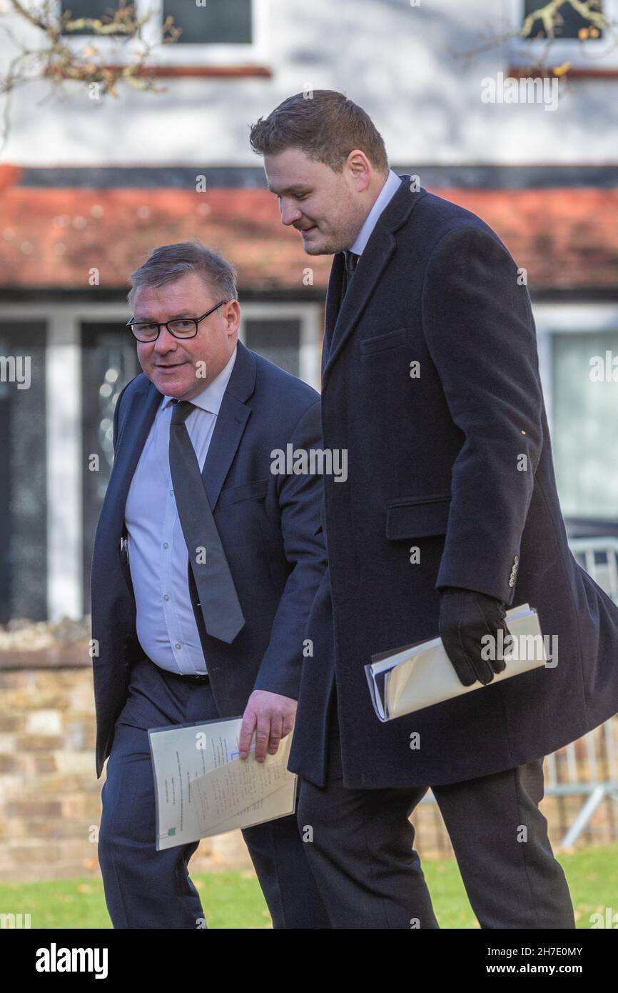 22nd Nov, 2021. Southend on Sea, UK. A horse drawn hearse carries the ...