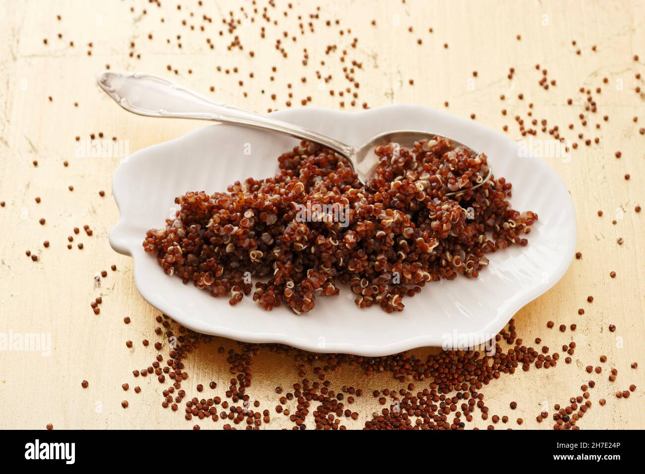 Cooked, red quinoa Stock Photo - Alamy
