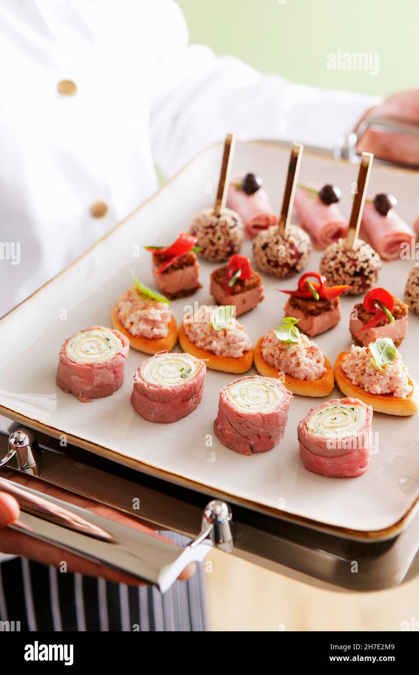 Canapes with roast beef hi-res stock photography and images - Alamy