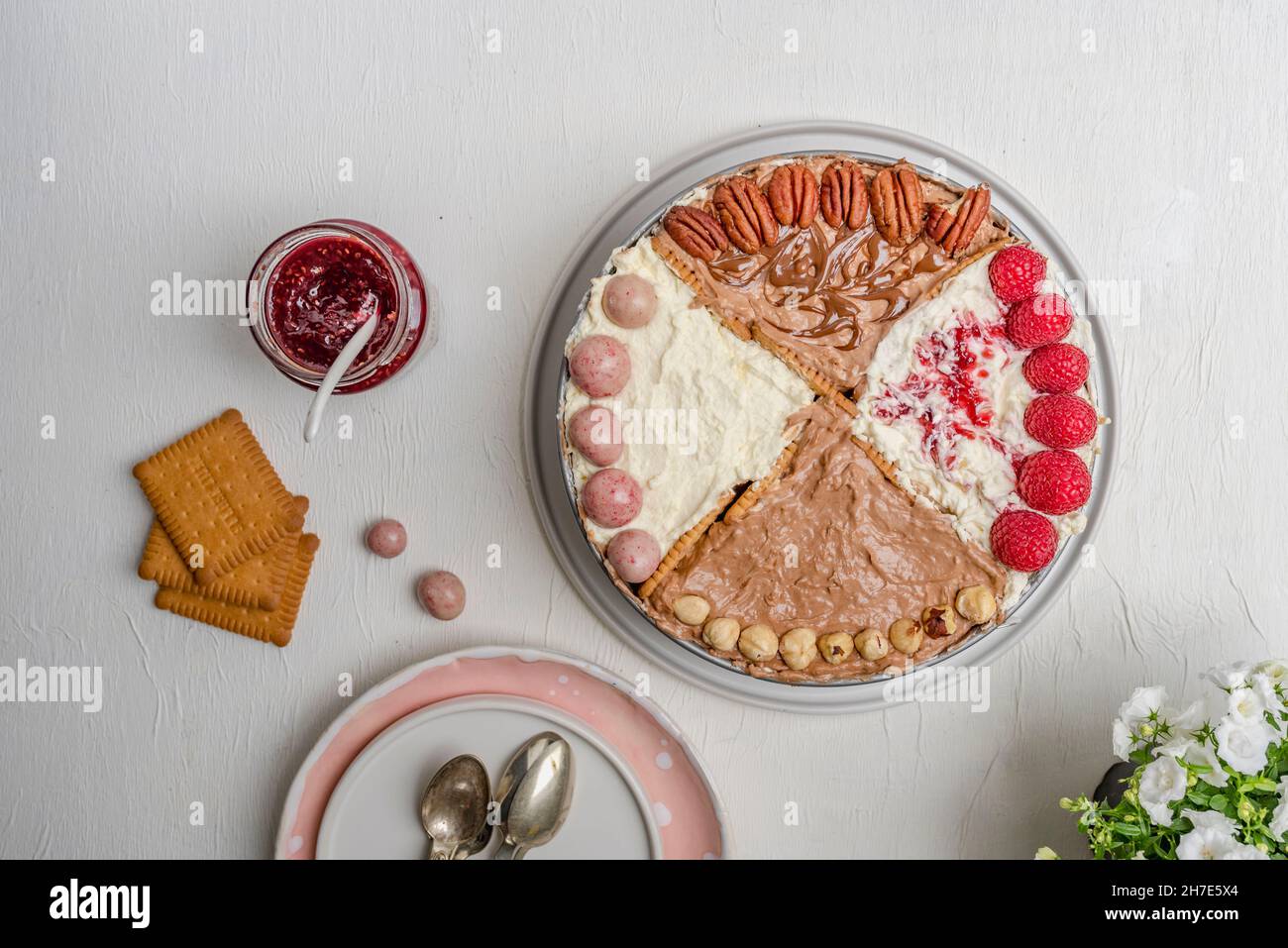 Four different birds hi-res stock photography and images - Alamy