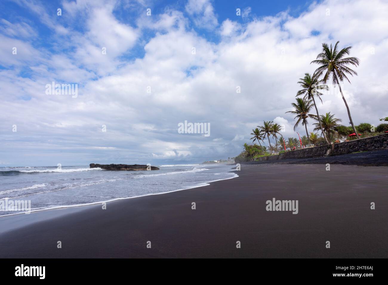 Colorful ocean beach. Beautiful beach scenery with calm waves and soft ...