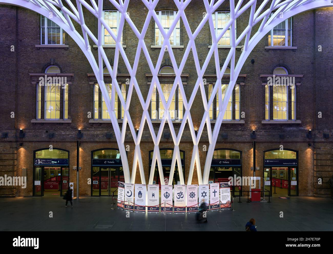 Inside Kings Cross railway station, London, England Stock Photo - Alamy