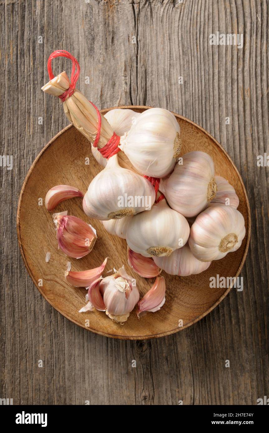 Garlic on a string hi-res stock photography and images - Alamy