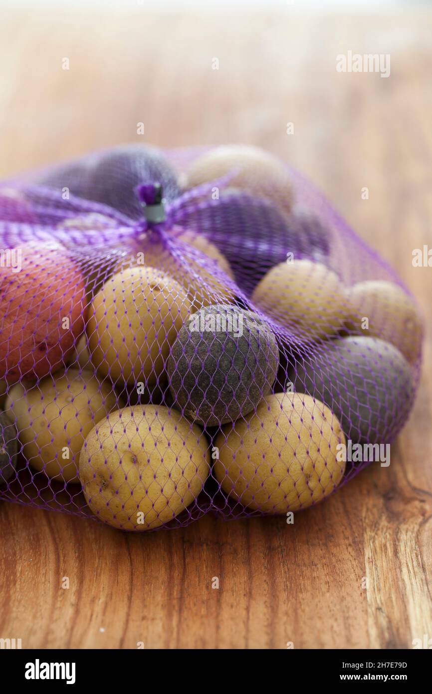 A net of various new potatoes Stock Photo - Alamy