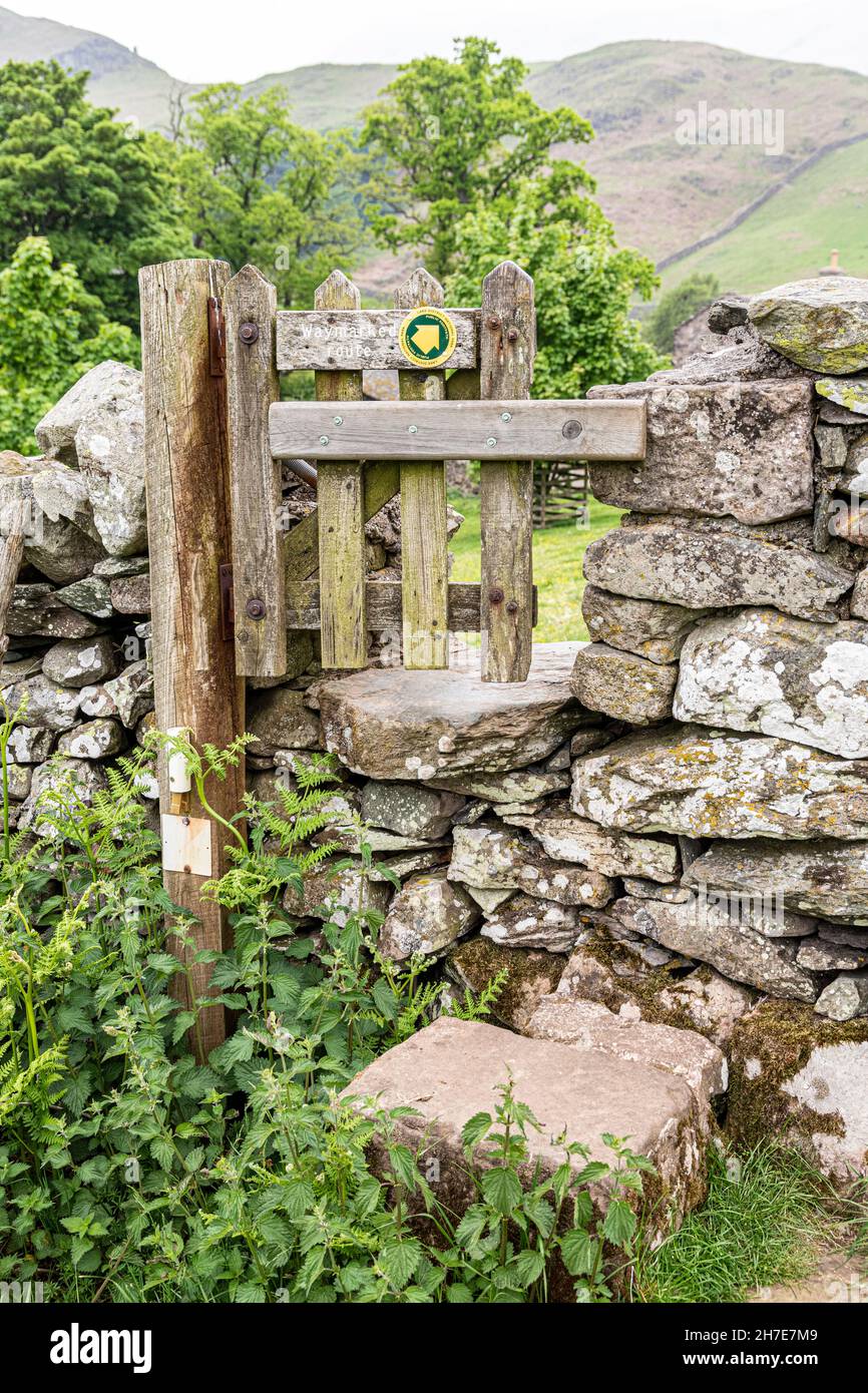 English dry stone walling hi-res stock photography and images - Alamy