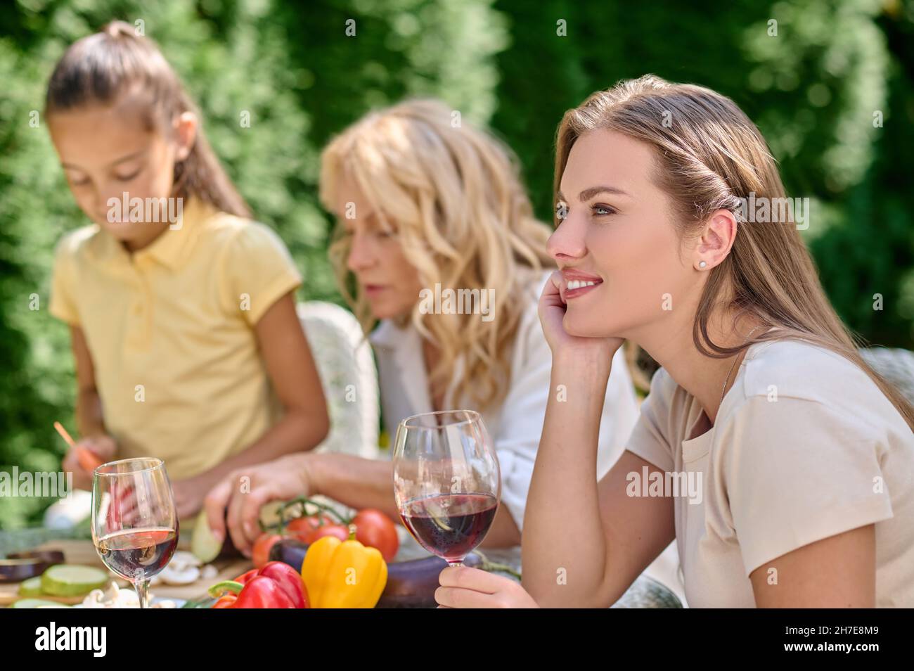 Good family life hi-res stock photography and images - Alamy