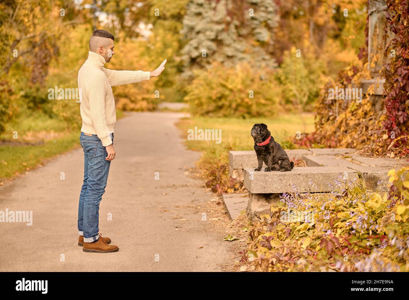Giving command hi-res stock photography and images - Alamy