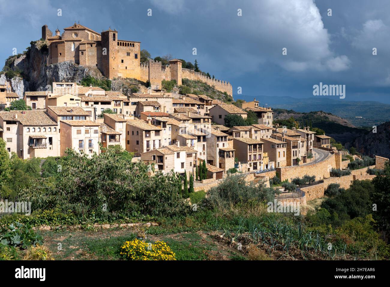 Castle alquezar spain hi-res stock photography and images - Alamy