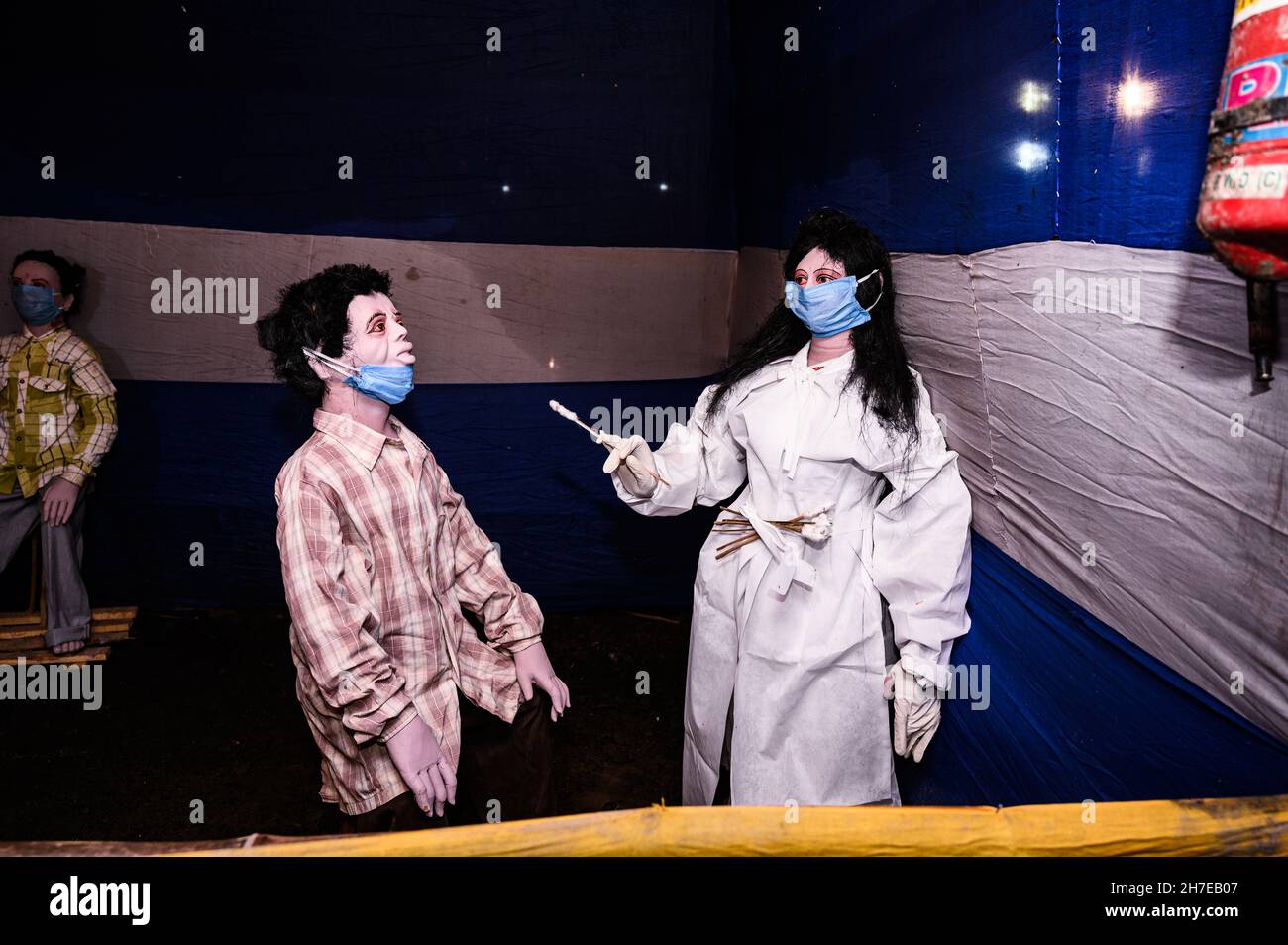 Statues with ppe kits hi-res stock photography and images - Alamy