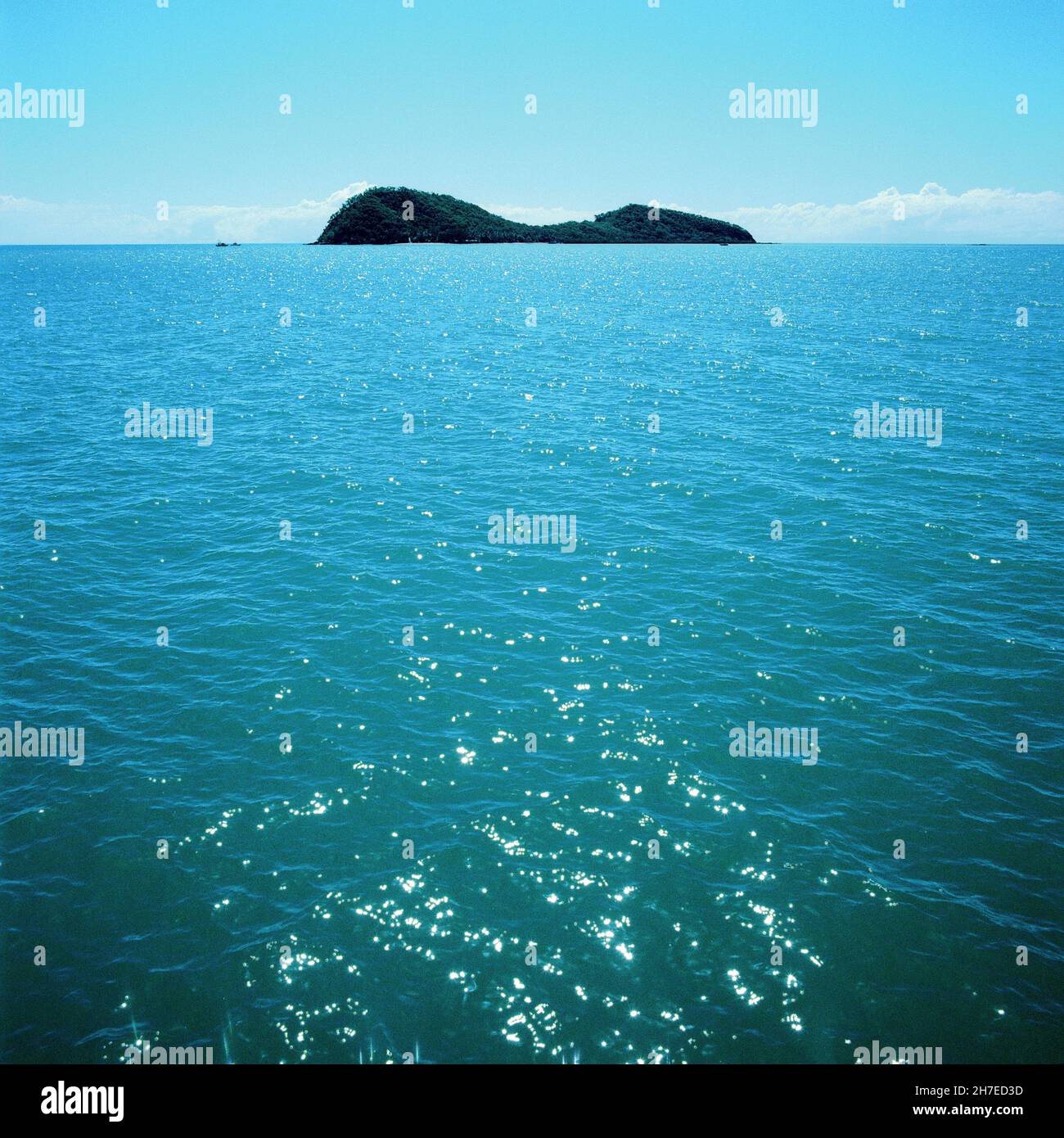Marlin Bay beach,near Cairns, Queensland,Australia Stock Photo - Alamy