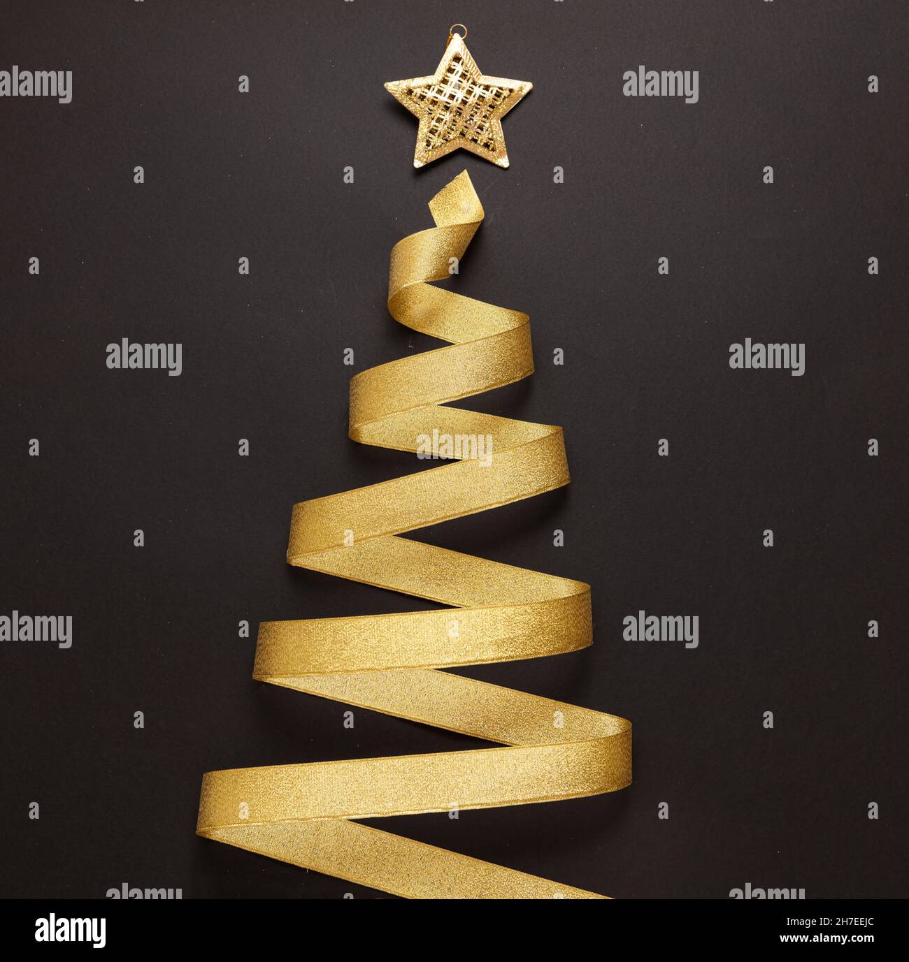Gold tree hi-res stock photography and images - Alamy