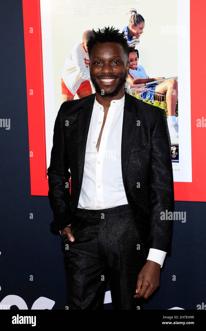 Los Angeles, CA. 14th Nov, 2021. Bernard David Jones at arrivals for ...