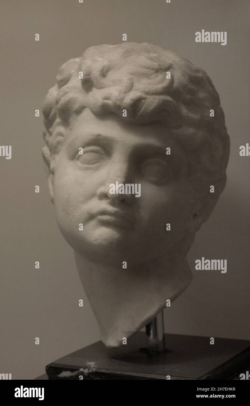 Sculpture on marble hi-res stock photography and images - Alamy