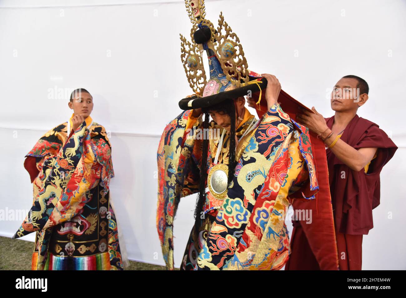 Tribal participants with their traditional dresses during the all India ...