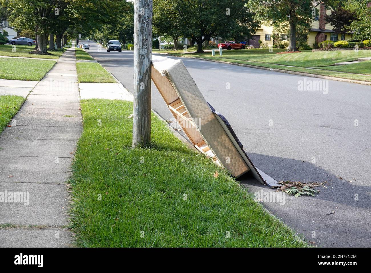 Dumped bed hi-res stock photography and images - Alamy